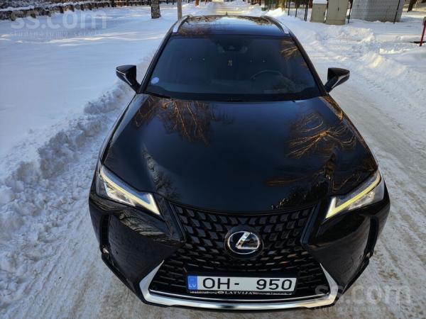Black Lexus UX 2021 in Daugavpils, with an engine capacity of 2.00 L and mileage of 108 thousand km for 23300 €, photo 7 on AUTOMOTO.COM.LV