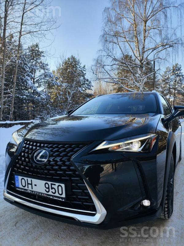 Black Lexus UX 2021 in Daugavpils, with an engine capacity of 2.00 L and mileage of 108 thousand km for 23300 €, photo 8 on AUTOMOTO.COM.LV