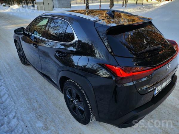 Black Lexus UX 2021 in Daugavpils, with an engine capacity of 2.00 L and mileage of 108 thousand km for 23300 €, photo 10 on AUTOMOTO.COM.LV