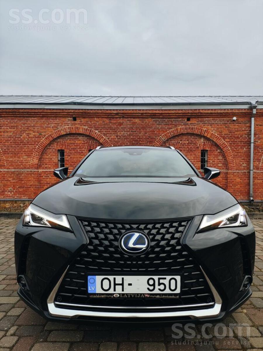 Melns Lexus UX 2021 Daugavpils, ar dzinēja tilpumu 2.00 L un nobraukumu 108 tūkst. km par 22950 €, foto 1 vietnē AUTOMOTO.COM.LV