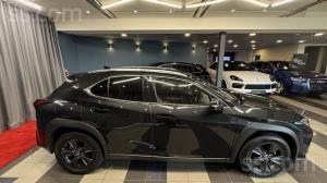 Melns Lexus UX 2023 Rīga, ar dzinēja tilpumu 2.00 L un nobraukumu 38 tūkst. km par 29990 €, foto 5 vietnē AUTOMOTO.COM.LV