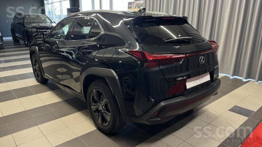 Melns Lexus UX 2023 Rīga, ar dzinēja tilpumu 2.00 L un nobraukumu 38 tūkst. km par 29990 €, foto 8 vietnē AUTOMOTO.COM.LV