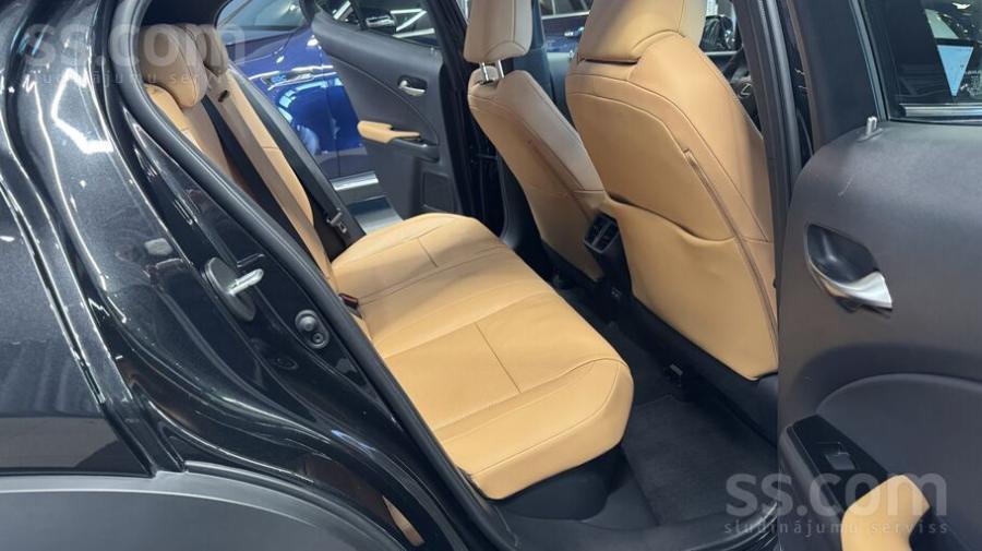 Melns Lexus UX 2023 Rīga, ar dzinēja tilpumu 2.00 L un nobraukumu 38 tūkst. km par 29990 €, foto 13 vietnē AUTOMOTO.COM.LV