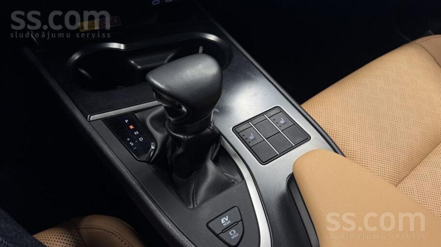 Melns Lexus UX 2023 Rīga, ar dzinēja tilpumu 2.00 L un nobraukumu 38 tūkst. km par 29990 €, foto 24 vietnē AUTOMOTO.COM.LV