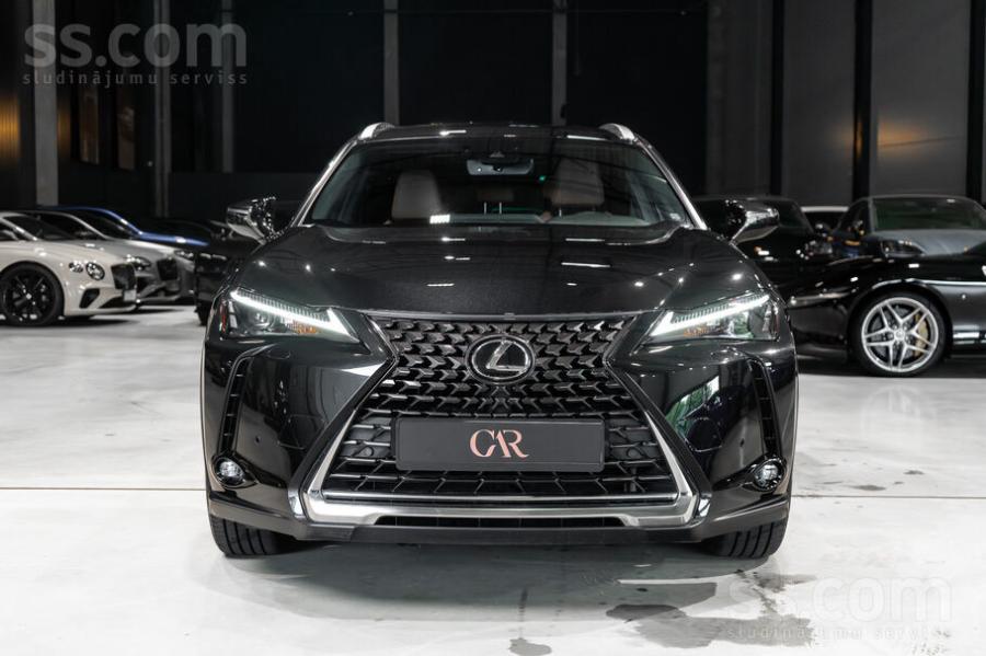 Черный Лексус UX 2023 в Рига, объемом двигателя 2.00 л и пробегом 35 тыс. км за 34500 €, фото 3 на AUTOMOTO.COM.LV