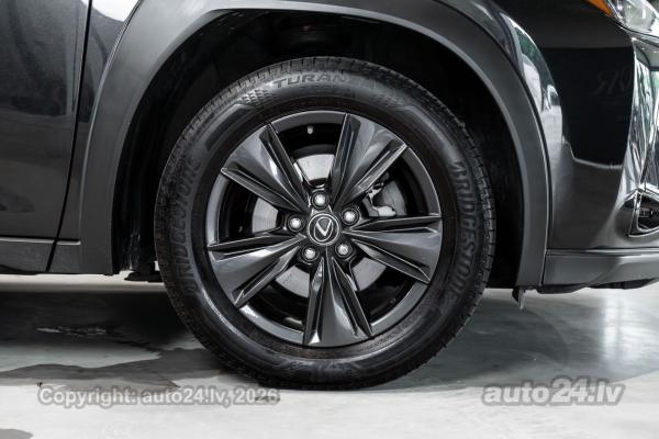 Melns Lexus UX 2023 Rīga, ar dzinēja tilpumu 2.00 L un nobraukumu 35 tūkst. km par 34500 €, foto 7 vietnē AUTOMOTO.COM.LV