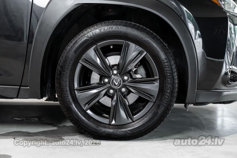 Melns Lexus UX 2023 Rīga, ar dzinēja tilpumu 2.00 L un nobraukumu 35 tūkst. km par 34500 €, foto 8 vietnē AUTOMOTO.COM.LV