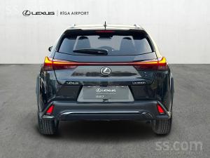 Черный Лексус UX 2024 в Рига, объемом двигателя 2.00 л и пробегом 22 тыс. км за 44500 €, фото 5 на AUTOMOTO.COM.LV