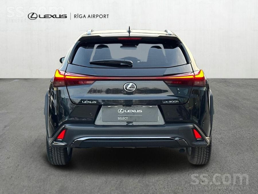 Черный Лексус UX 2024 в Рига, объемом двигателя 2.00 л и пробегом 22 тыс. км за 44500 €, фото 5 на AUTOMOTO.COM.LV