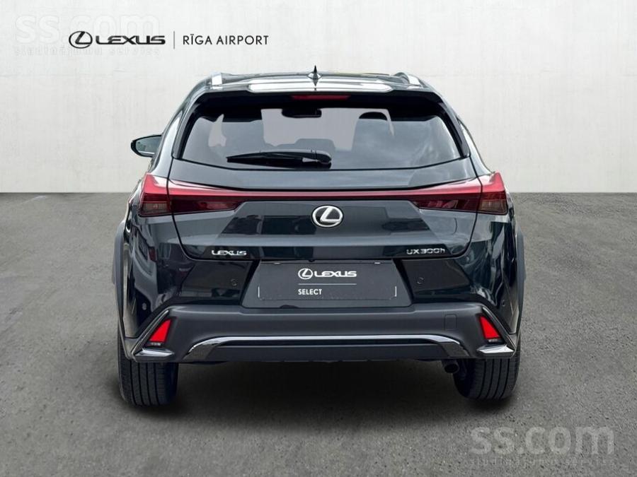 Melns Lexus UX 2024 Rīga, ar dzinēja tilpumu 2.00 L un nobraukumu 22 tūkst. km par 42900 €, foto 5 vietnē AUTOMOTO.COM.LV