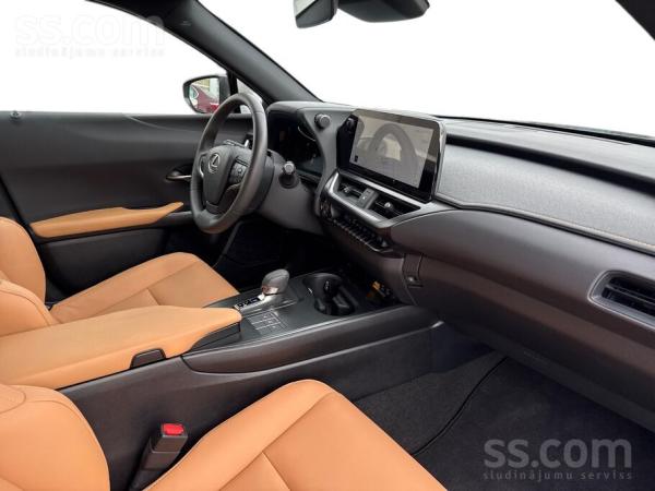 Black Lexus UX 2024 in Riga, with an engine capacity of 2.00 L and mileage of 22 thousand km for 42900 €, photo 7 on AUTOMOTO.COM.LV