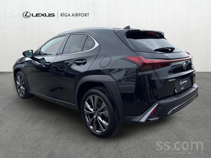 Melns Lexus UX 2024 Rīga, ar dzinēja tilpumu 2.00 L un nobraukumu 22 tūkst. km par 42900 €, foto 18 vietnē AUTOMOTO.COM.LV