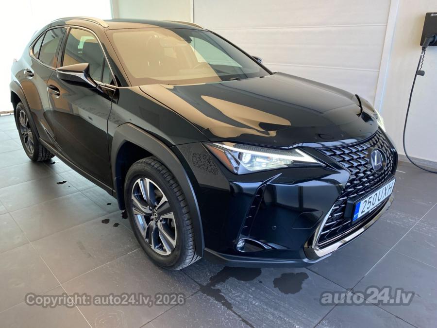 Black Lexus UX 2019 in Tallinn, with an engine capacity of 2.00 L and mileage of 82 thousand km for 24900 €, photo 4 on AUTOMOTO.COM.LV