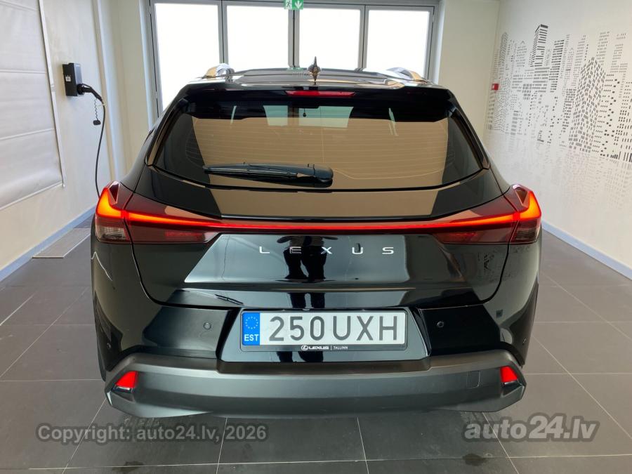 Black Lexus UX 2019 in Tallinn, with an engine capacity of 2.00 L and mileage of 82 thousand km for 24900 €, photo 6 on AUTOMOTO.COM.LV