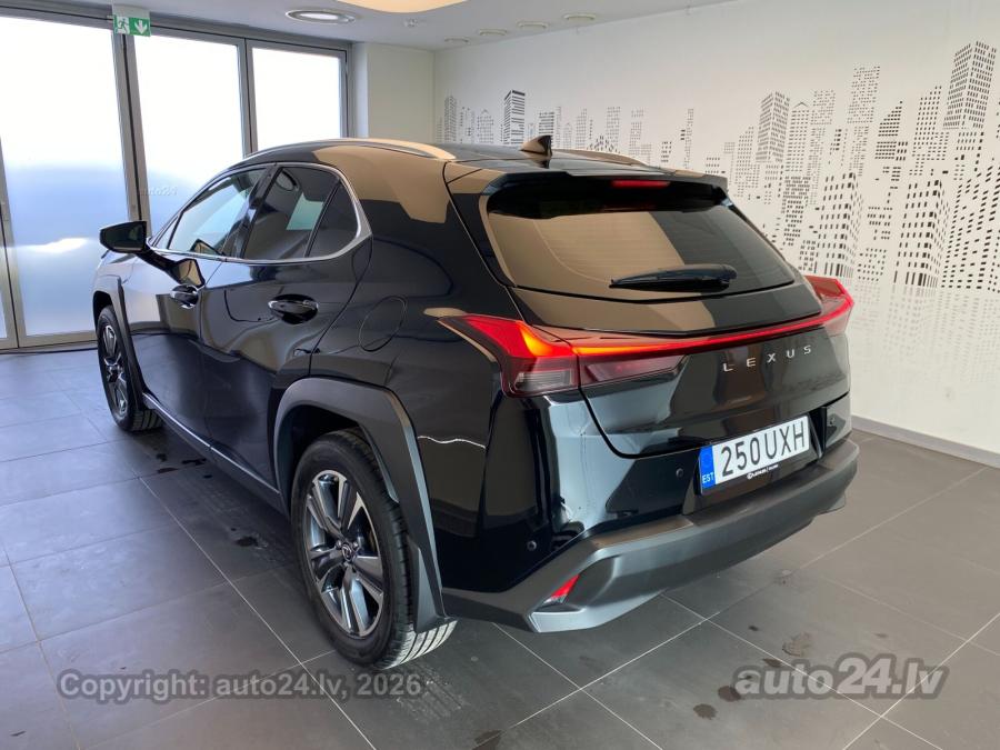 Black Lexus UX 2019 in Tallinn, with an engine capacity of 2.00 L and mileage of 82 thousand km for 24900 €, photo 7 on AUTOMOTO.COM.LV