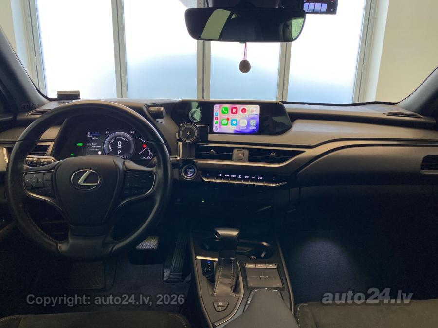 Black Lexus UX 2019 in Tallinn, with an engine capacity of 2.00 L and mileage of 82 thousand km for 24900 €, photo 13 on AUTOMOTO.COM.LV