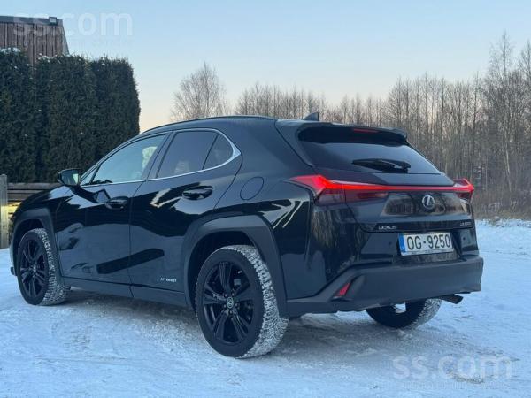 Melns Lexus UX 2021 Rīga, ar dzinēja tilpumu 2.00 L un nobraukumu 37 tūkst. km par 24120 €, foto 4 vietnē AUTOMOTO.COM.LV