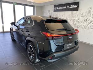 Melns Lexus UX 2021 Tallina, ar dzinēja tilpumu 2.00 L un nobraukumu 62 tūkst. km par 26300 €, foto 3 vietnē AUTOMOTO.COM.LV