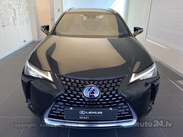Melns Lexus UX 2021 Tallina, ar dzinēja tilpumu 2.00 L un nobraukumu 62 tūkst. km par 26300 €, foto 4 vietnē AUTOMOTO.COM.LV
