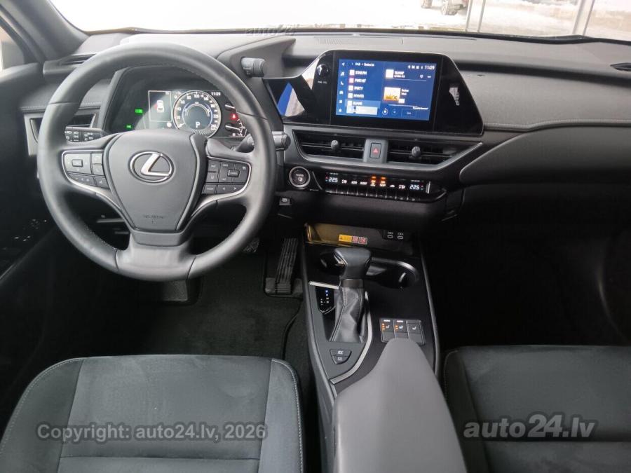 Melns Lexus UX 2022 Tallina, ar dzinēja tilpumu 2.00 L un nobraukumu 44 tūkst. km par 24990 €, foto 10 vietnē AUTOMOTO.COM.LV