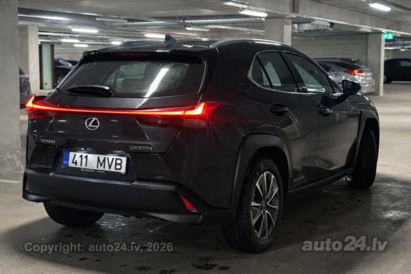 Melns Lexus UX 2022 Tallina, ar dzinēja tilpumu 0.00 L un nobraukumu 48 tūkst. km par 26900 €, foto 3 vietnē AUTOMOTO.COM.LV