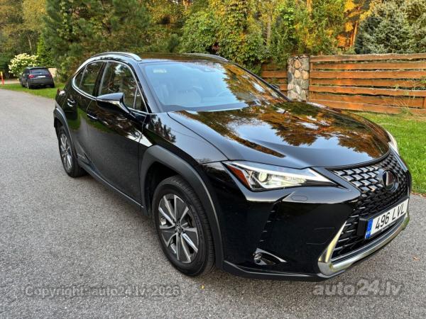 Black Lexus UX 2022 in Tallinn, with an engine capacity of 0.00 L and mileage of 52 thousand km for 24000 €, photo 5 on AUTOMOTO.COM.LV