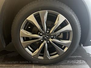 Black Lexus UX 2024 in Tallinn, with an engine capacity of 2.00 L and mileage of 36 thousand km for 35900 €, photo 8 on AUTOMOTO.COM.LV