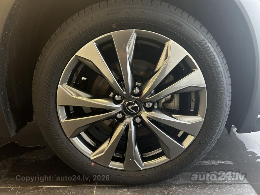 Black Lexus UX 2024 in Tallinn, with an engine capacity of 2.00 L and mileage of 36 thousand km for 35900 €, photo 8 on AUTOMOTO.COM.LV