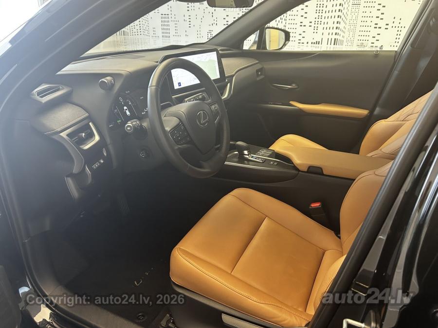 Black Lexus UX 2024 in Tallinn, with an engine capacity of 2.00 L and mileage of 36 thousand km for 35900 €, photo 14 on AUTOMOTO.COM.LV