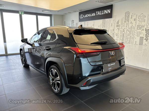 Melns Lexus UX 2021 Tallina, ar dzinēja tilpumu 2.00 L un nobraukumu 63 tūkst. km par 27900 €, foto 2 vietnē AUTOMOTO.COM.LV