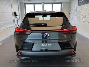 Melns Lexus UX 2021 Tallina, ar dzinēja tilpumu 2.00 L un nobraukumu 63 tūkst. km par 27900 €, foto 4 vietnē AUTOMOTO.COM.LV