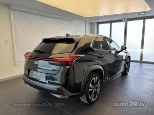 Melns Lexus UX 2021 Tallina, ar dzinēja tilpumu 2.00 L un nobraukumu 63 tūkst. km par 27900 €, foto 7 vietnē AUTOMOTO.COM.LV