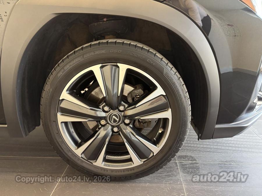Melns Lexus UX 2021 Tallina, ar dzinēja tilpumu 2.00 L un nobraukumu 63 tūkst. km par 27900 €, foto 8 vietnē AUTOMOTO.COM.LV