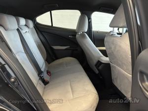 Melns Lexus UX 2021 Tallina, ar dzinēja tilpumu 2.00 L un nobraukumu 63 tūkst. km par 27900 €, foto 10 vietnē AUTOMOTO.COM.LV