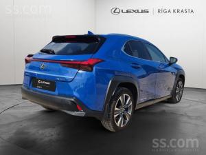 Blue Lexus UX 2021 in Riga, with an engine capacity of 2.00 L and mileage of 117 thousand km for 19900 €, photo 3 on AUTOMOTO.COM.LV