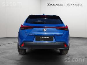 Blue Lexus UX 2021 in Riga, with an engine capacity of 2.00 L and mileage of 117 thousand km for 19900 €, photo 5 on AUTOMOTO.COM.LV