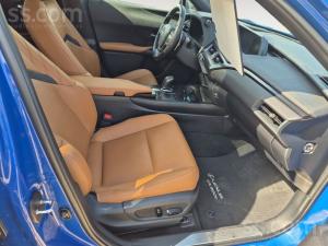 Blue Lexus UX 2021 in Riga, with an engine capacity of 2.00 L and mileage of 117 thousand km for 19900 €, photo 7 on AUTOMOTO.COM.LV