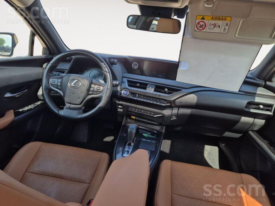 Blue Lexus UX 2021 in Riga, with an engine capacity of 2.00 L and mileage of 117 thousand km for 19900 €, photo 9 on AUTOMOTO.COM.LV
