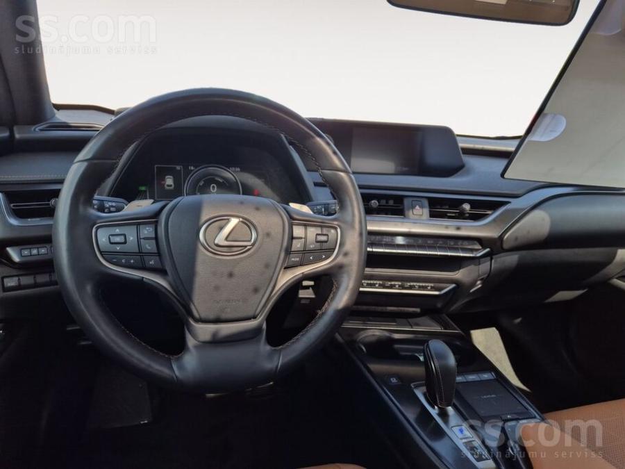 Blue Lexus UX 2021 in Riga, with an engine capacity of 2.00 L and mileage of 117 thousand km for 19900 €, photo 10 on AUTOMOTO.COM.LV