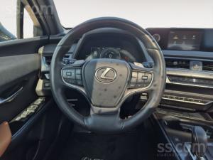 Blue Lexus UX 2021 in Riga, with an engine capacity of 2.00 L and mileage of 117 thousand km for 19900 €, photo 13 on AUTOMOTO.COM.LV