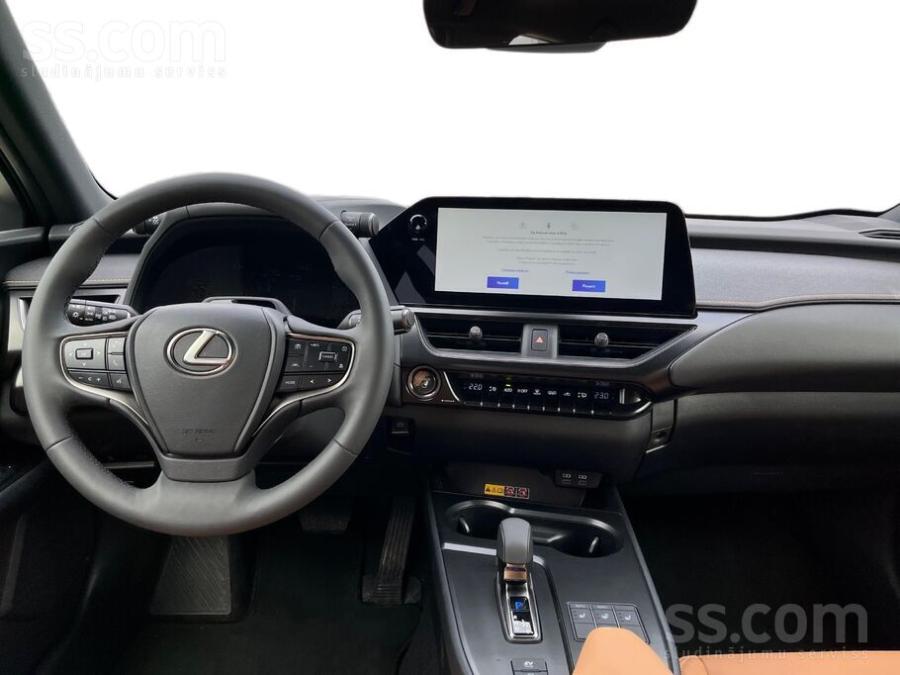Brown Lexus UX 2025 in Riga, with an engine capacity of 2.00 L and mileage of 7 thousand km for 41900 €, photo 9 on AUTOMOTO.COM.LV