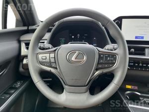 Brown Lexus UX 2025 in Riga, with an engine capacity of 2.00 L and mileage of 7 thousand km for 41900 €, photo 13 on AUTOMOTO.COM.LV