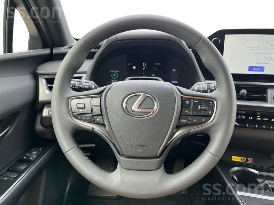Brown Lexus UX 2025 in Riga, with an engine capacity of 2.00 L and mileage of 7 thousand km for 41900 €, photo 13 on AUTOMOTO.COM.LV