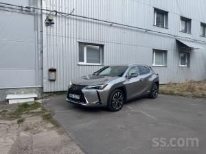 Lexus UX 2019 in Riga, with an engine capacity of 2.00 L and mileage of 108 thousand km for 20000 €, photo 3 on AUTOMOTO.COM.LV