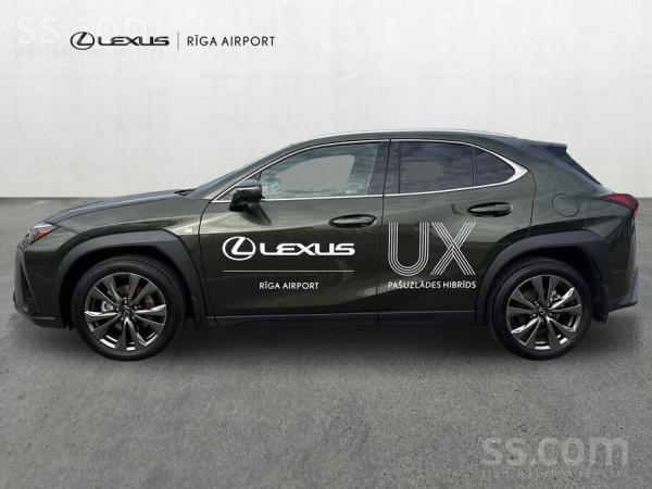 Green Lexus UX 2025 in Valmiera, with an engine capacity of 2.00 L and mileage of 5 thousand km for 39000 €, photo 4 on AUTOMOTO.COM.LV