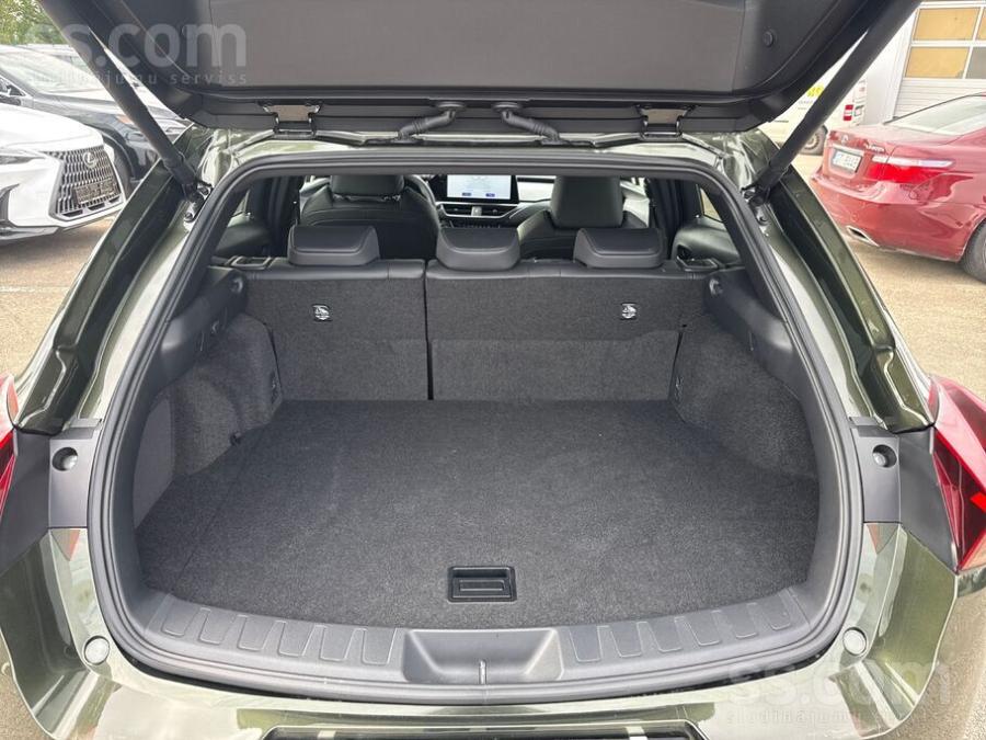 Zaļš Lexus UX 2025 Valmiera, ar dzinēja tilpumu 2.00 L un nobraukumu 5 tūkst. km par 39000 €, foto 11 vietnē AUTOMOTO.COM.LV