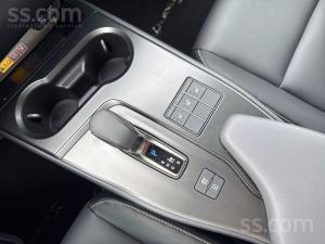 Zaļš Lexus UX 2025 Valmiera, ar dzinēja tilpumu 2.00 L un nobraukumu 5 tūkst. km par 39000 €, foto 21 vietnē AUTOMOTO.COM.LV