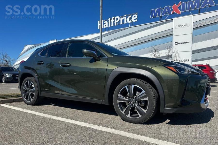 Zaļš Lexus UX 2019 Rīga, ar dzinēja tilpumu 2.00 L un nobraukumu 61 tūkst. km par 19900 €, foto 1 vietnē AUTOMOTO.COM.LV