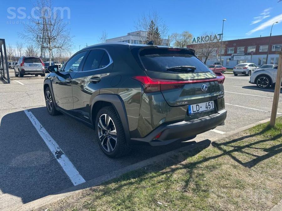 Zaļš Lexus UX 2019 Rīga, ar dzinēja tilpumu 2.00 L un nobraukumu 61 tūkst. km par 19900 €, foto 5 vietnē AUTOMOTO.COM.LV
