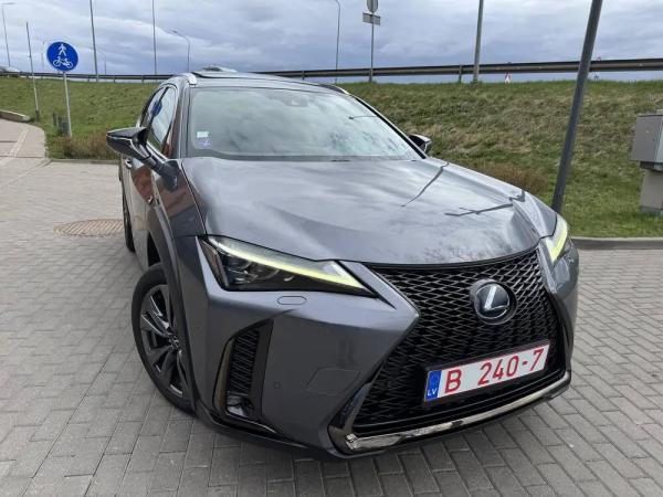 Pelēks Lexus UX 2019 Daugavpils, ar dzinēja tilpumu 2.00 L un nobraukumu 109 tūkst. km par 24950 €, foto 1 vietnē AUTOMOTO.COM.LV